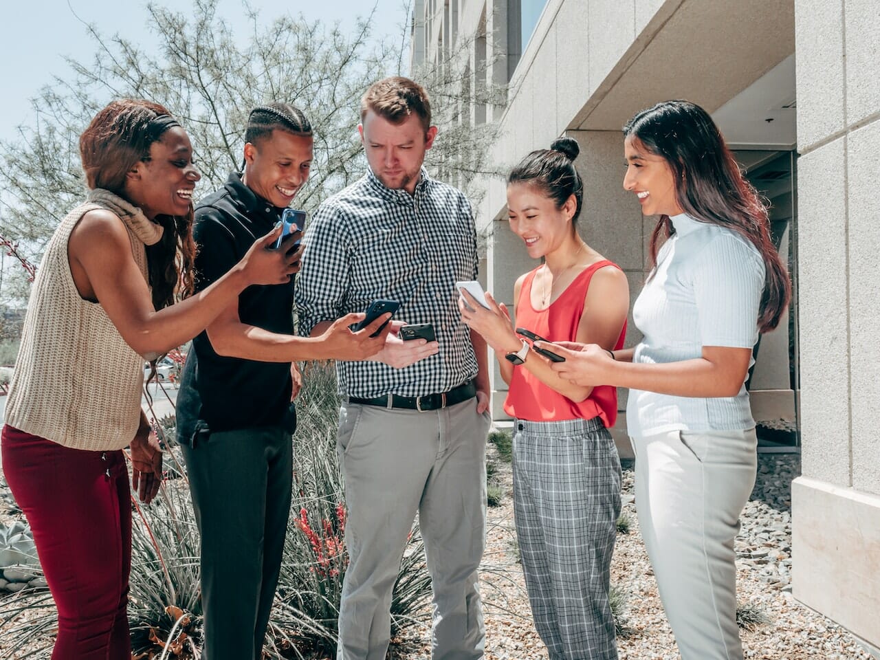 3 Ways Internal Mobile Apps Can Improve Company Culture - NS804